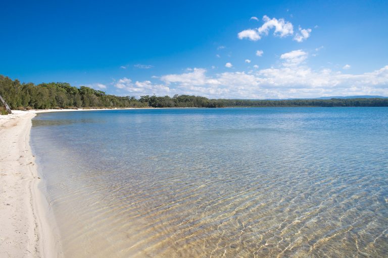 Holiday Accommodation Swan Lake NSW | Lakeside Cabins & Camping